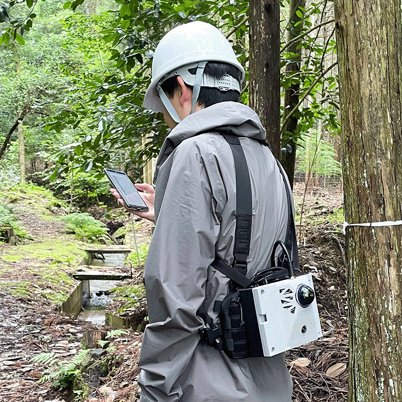 森林資源量の計測に特化した小型のバックパック型LiDAR計測システムを247,500円(税込)で販売開始｜サービスリリース | 株式会社マプリィ｜ 地理空間情報のアプリプラットフォーム